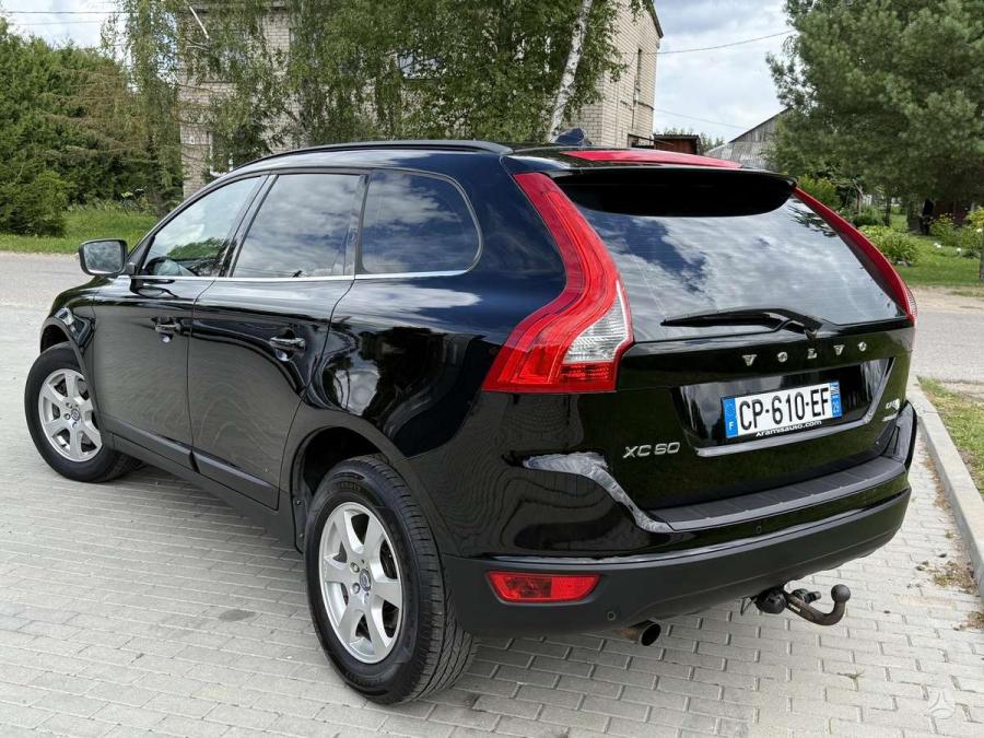 Black Volvo XC60 2012 in Taurage, with an engine capacity of 1.98 L and mileage of 282 thousand km for 7900 €, photo 8 on AUTOMOTO.COM.LV