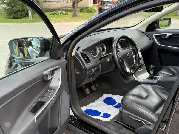 Melns Volvo XC60 2012 Tauragė, ar dzinēja tilpumu 1.98 L un nobraukumu 282 tūkst. km par 7900 €, foto 9 vietnē AUTOMOTO.COM.LV