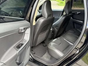 Black Volvo XC60 2012 in Taurage, with an engine capacity of 1.98 L and mileage of 282 thousand km for 7900 €, photo 12 on AUTOMOTO.COM.LV