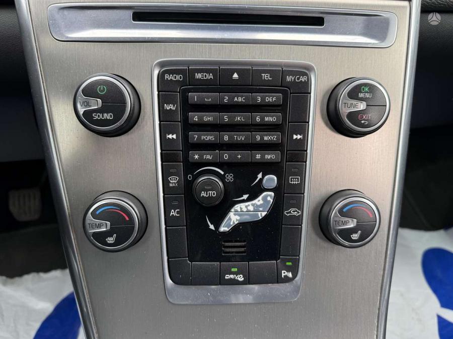 Black Volvo XC60 2012 in Taurage, with an engine capacity of 1.98 L and mileage of 282 thousand km for 7900 €, photo 21 on AUTOMOTO.COM.LV