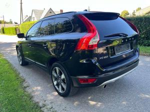 Black Volvo XC60 2012 in Ukmerge, with an engine capacity of 2.00 L and mileage of 290 thousand km for 6200 €, photo 7 on AUTOMOTO.COM.LV