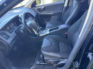 Black Volvo XC60 2012 in Ukmerge, with an engine capacity of 2.00 L and mileage of 290 thousand km for 6200 €, photo 13 on AUTOMOTO.COM.LV