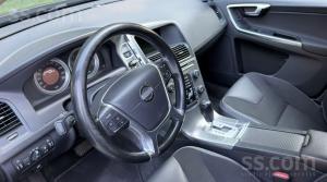 Black Volvo XC60 2012 in Jelgava, with an engine capacity of 2.40 L and mileage of 349 thousand km for 8500 €, photo 6 on AUTOMOTO.COM.LV