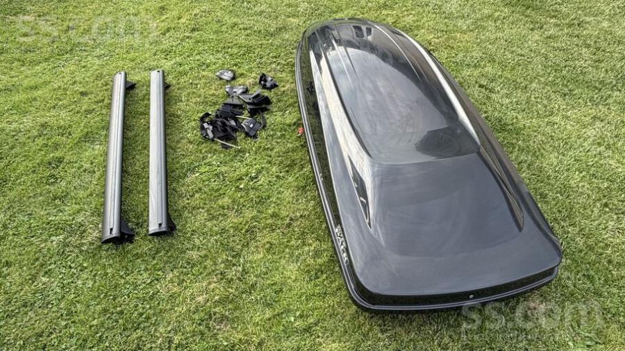 Black Volvo XC60 2012 in Jelgava, with an engine capacity of 2.40 L and mileage of 349 thousand km for 8500 €, photo 11 on AUTOMOTO.COM.LV