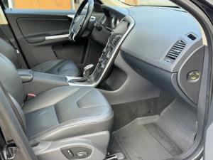 Melns Volvo XC60 2012 Rīga, ar dzinēja tilpumu 2.40 L un nobraukumu 266 tūkst. km par 11500 €, foto 15 vietnē AUTOMOTO.COM.LV
