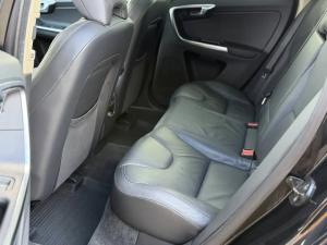 Melns Volvo XC60 2012 Rīga, ar dzinēja tilpumu 2.40 L un nobraukumu 266 tūkst. km par 11500 €, foto 16 vietnē AUTOMOTO.COM.LV