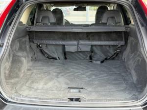 Melns Volvo XC60 2012 Rīga, ar dzinēja tilpumu 2.40 L un nobraukumu 266 tūkst. km par 11500 €, foto 17 vietnē AUTOMOTO.COM.LV