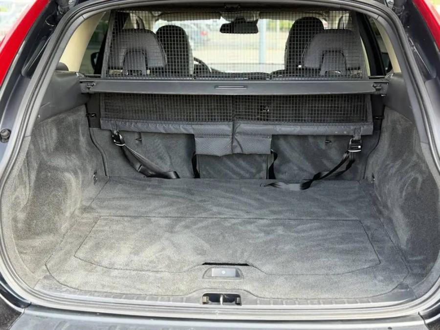 Melns Volvo XC60 2012 Rīga, ar dzinēja tilpumu 2.40 L un nobraukumu 266 tūkst. km par 11500 €, foto 17 vietnē AUTOMOTO.COM.LV