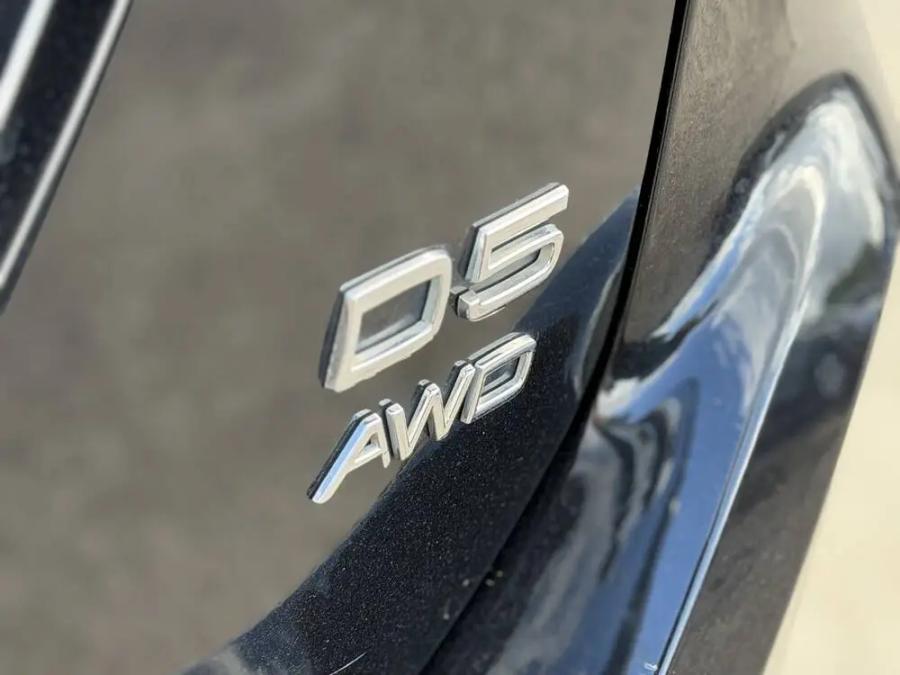Melns Volvo XC60 2012 Rīga, ar dzinēja tilpumu 2.40 L un nobraukumu 266 tūkst. km par 11500 €, foto 24 vietnē AUTOMOTO.COM.LV