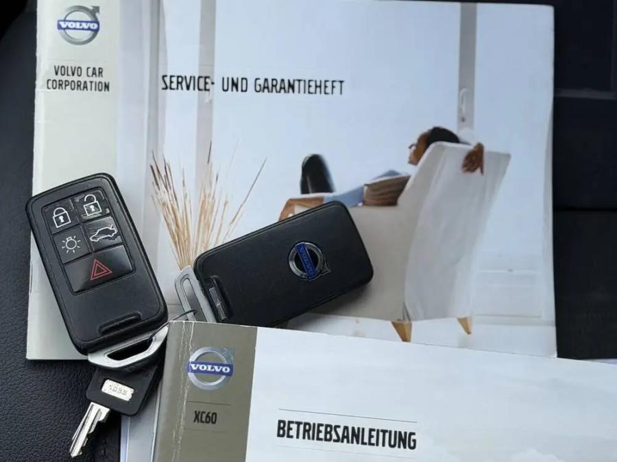 Melns Volvo XC60 2012 Rīga, ar dzinēja tilpumu 2.40 L un nobraukumu 266 tūkst. km par 11500 €, foto 25 vietnē AUTOMOTO.COM.LV