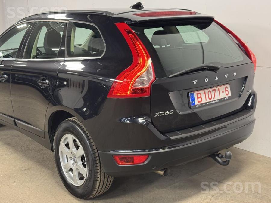 Melns Volvo XC60 2012 Jūrmala, ar dzinēja tilpumu 2.00 L un nobraukumu 227 tūkst. km par 10450 €, foto 7 vietnē AUTOMOTO.COM.LV