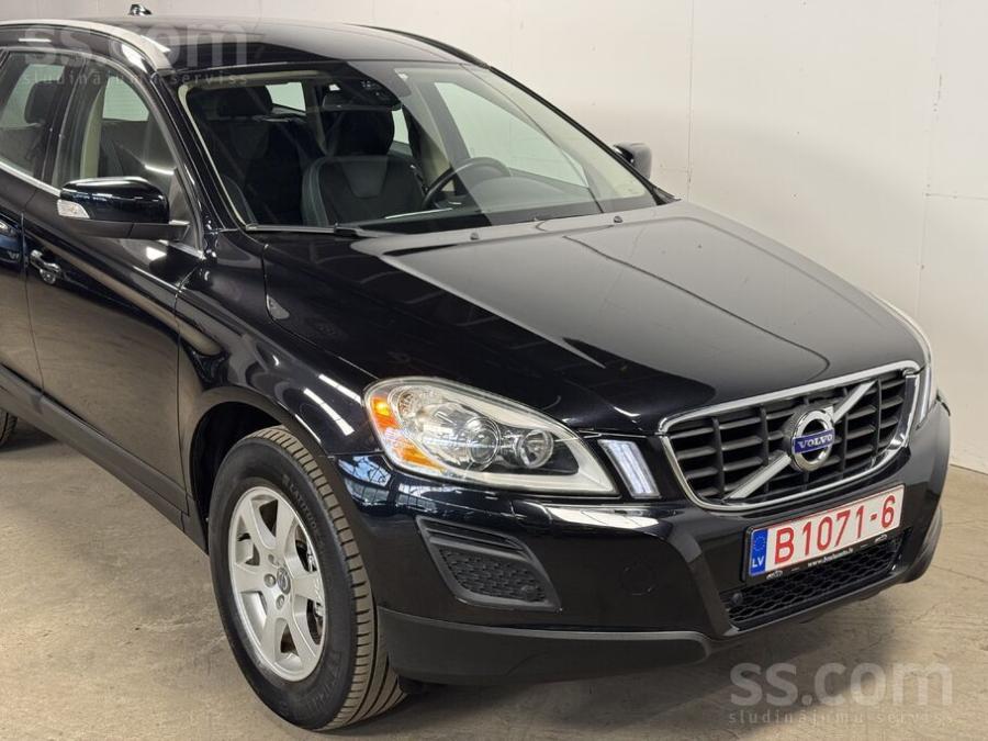 Melns Volvo XC60 2012 Jūrmala, ar dzinēja tilpumu 2.00 L un nobraukumu 227 tūkst. km par 10450 €, foto 9 vietnē AUTOMOTO.COM.LV