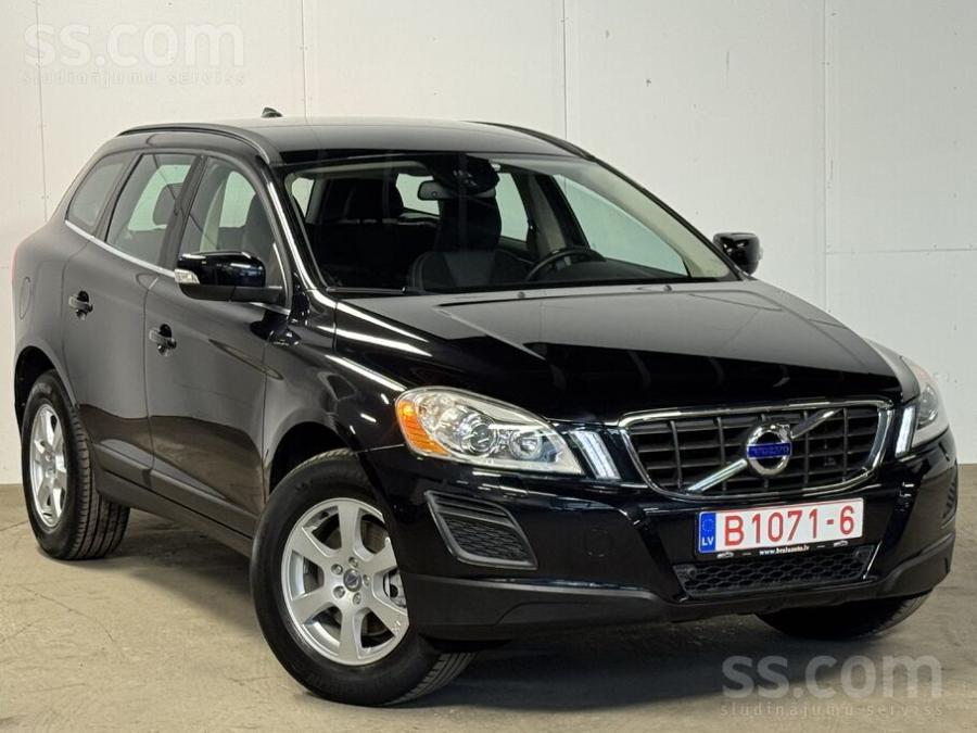 Black Volvo XC60 2012 in Jurmala, with an engine capacity of 2.00 L and mileage of 227 thousand km for 10450 €, photo 3 on AUTOMOTO.COM.LV