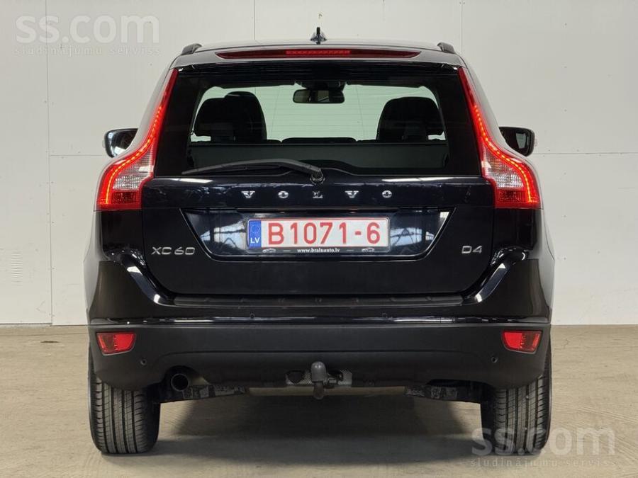 Black Volvo XC60 2012 in Jurmala, with an engine capacity of 2.00 L and mileage of 227 thousand km for 10450 €, photo 14 on AUTOMOTO.COM.LV