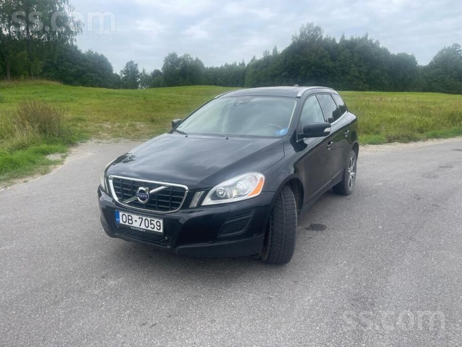 Melns Volvo XC60 2012 Cēsis, ar dzinēja tilpumu 2.40 L un nobraukumu 283 tūkst. km par 8000 €, foto 1 vietnē AUTOMOTO.COM.LV