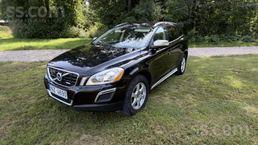 Black Volvo XC60 2012 in Jelgava, with an engine capacity of 2.40 L and mileage of 240 thousand km for 10300 €, photo 1 on AUTOMOTO.COM.LV