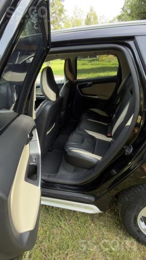 Black Volvo XC60 2012 in Jelgava, with an engine capacity of 2.40 L and mileage of 240 thousand km for 10300 €, photo 7 on AUTOMOTO.COM.LV