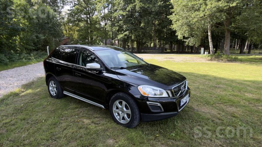 Black Volvo XC60 2012 in Jelgava, with an engine capacity of 2.40 L and mileage of 240 thousand km for 10300 €, photo 11 on AUTOMOTO.COM.LV