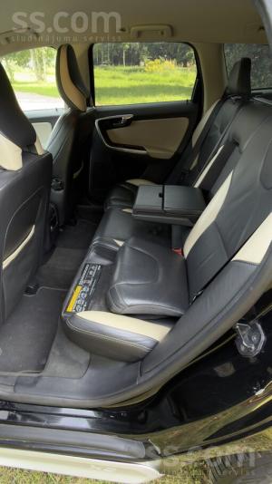Black Volvo XC60 2012 in Jelgava, with an engine capacity of 2.40 L and mileage of 240 thousand km for 10300 €, photo 15 on AUTOMOTO.COM.LV