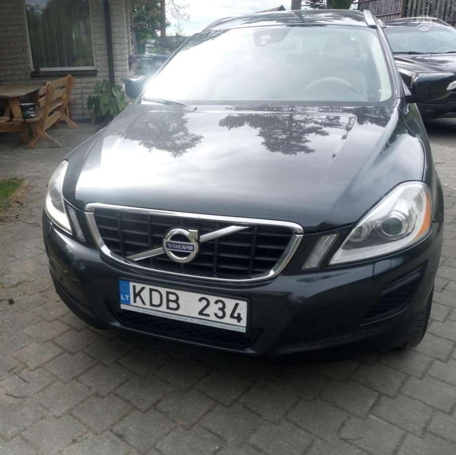 Melns Volvo XC60 2012 Viļņa, ar dzinēja tilpumu 2.40 L un nobraukumu 359 tūkst. km par 9000 €, foto 1 vietnē AUTOMOTO.COM.LV