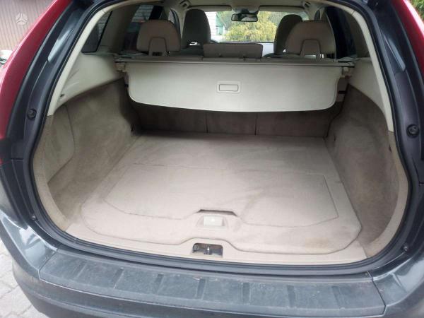 Black Volvo XC60 2012 in Vilnius, with an engine capacity of 2.40 L and mileage of 359 thousand km for 9000 €, photo 6 on AUTOMOTO.COM.LV