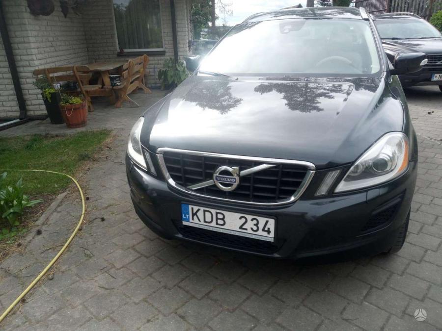 Melns Volvo XC60 2012 Viļņa, ar dzinēja tilpumu 2.40 L un nobraukumu 359 tūkst. km par 9000 €, foto 8 vietnē AUTOMOTO.COM.LV