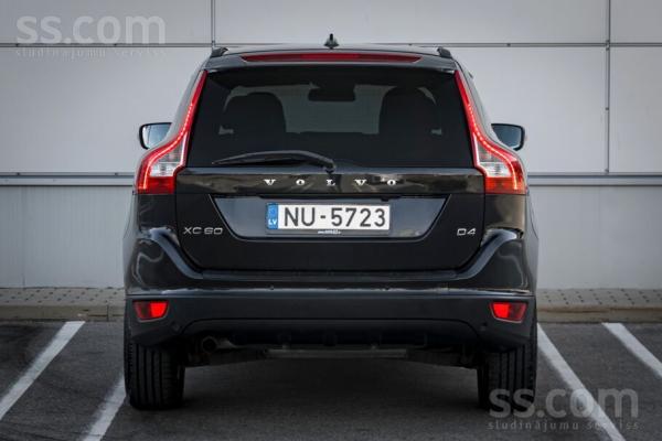 Black Volvo XC60 2012 in Riga, with an engine capacity of 2.00 L and mileage of 254 thousand km for 7990 €, photo 5 on AUTOMOTO.COM.LV