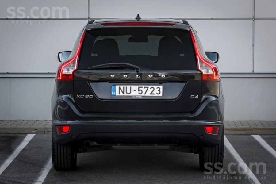 Black Volvo XC60 2012 in Riga, with an engine capacity of 2.00 L and mileage of 254 thousand km for 7990 €, photo 6 on AUTOMOTO.COM.LV
