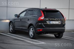 Black Volvo XC60 2012 in Riga, with an engine capacity of 2.00 L and mileage of 254 thousand km for 7990 €, photo 7 on AUTOMOTO.COM.LV