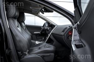 Black Volvo XC60 2012 in Riga, with an engine capacity of 2.00 L and mileage of 254 thousand km for 7990 €, photo 10 on AUTOMOTO.COM.LV