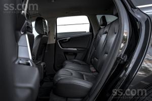 Black Volvo XC60 2012 in Riga, with an engine capacity of 2.00 L and mileage of 254 thousand km for 7990 €, photo 11 on AUTOMOTO.COM.LV