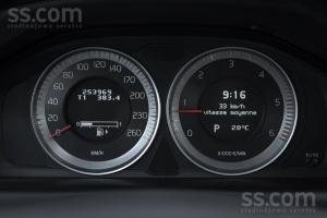 Black Volvo XC60 2012 in Riga, with an engine capacity of 2.00 L and mileage of 254 thousand km for 7990 €, photo 16 on AUTOMOTO.COM.LV