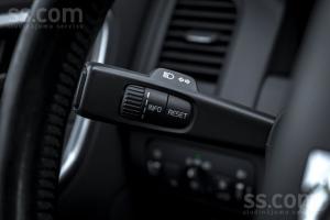 Black Volvo XC60 2012 in Riga, with an engine capacity of 2.00 L and mileage of 254 thousand km for 7990 €, photo 17 on AUTOMOTO.COM.LV
