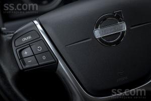 Black Volvo XC60 2012 in Riga, with an engine capacity of 2.00 L and mileage of 254 thousand km for 7990 €, photo 18 on AUTOMOTO.COM.LV