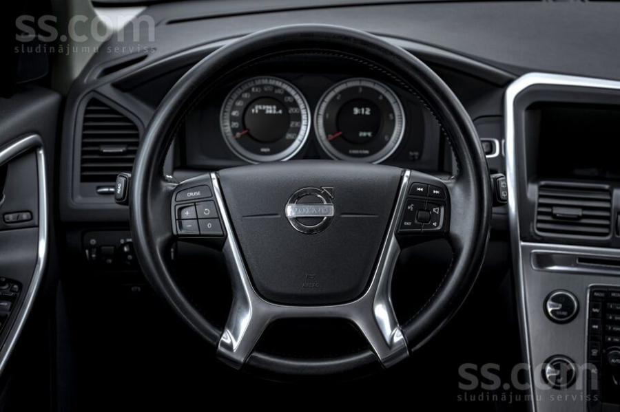 Black Volvo XC60 2012 in Riga, with an engine capacity of 2.00 L and mileage of 254 thousand km for 7990 €, photo 19 on AUTOMOTO.COM.LV