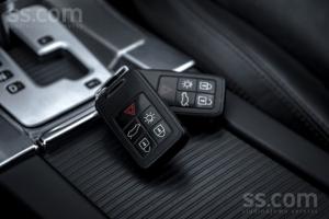 Black Volvo XC60 2012 in Riga, with an engine capacity of 2.00 L and mileage of 254 thousand km for 7990 €, photo 27 on AUTOMOTO.COM.LV