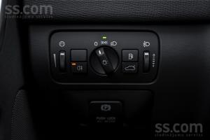 Black Volvo XC60 2012 in Riga, with an engine capacity of 2.00 L and mileage of 254 thousand km for 7990 €, photo 29 on AUTOMOTO.COM.LV