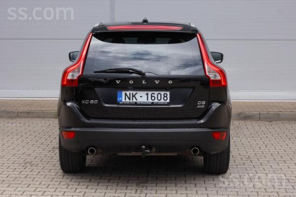 Black Volvo XC60 2012 in Riga, with an engine capacity of 2.40 L and mileage of 411 thousand km for 6495 €, photo 6 on AUTOMOTO.COM.LV