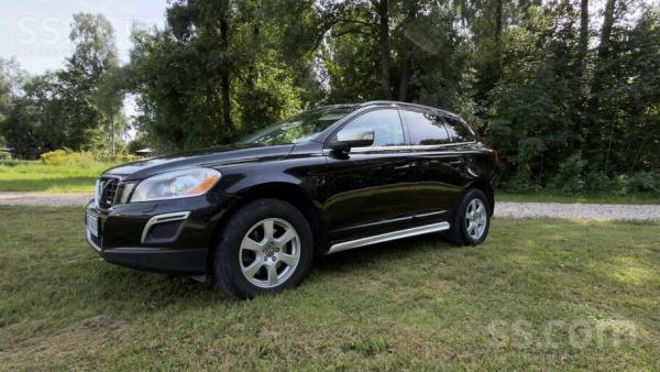 Black Volvo XC60 2012 in Jelgava, with an engine capacity of 2.40 L and mileage of 240 thousand km for 10300 €, photo 2 on AUTOMOTO.COM.LV