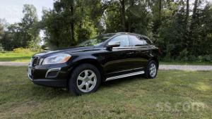 Black Volvo XC60 2012 in Jelgava, with an engine capacity of 2.40 L and mileage of 240 thousand km for 10300 €, photo 3 on AUTOMOTO.COM.LV
