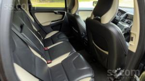 Black Volvo XC60 2012 in Jelgava, with an engine capacity of 2.40 L and mileage of 240 thousand km for 10300 €, photo 12 on AUTOMOTO.COM.LV