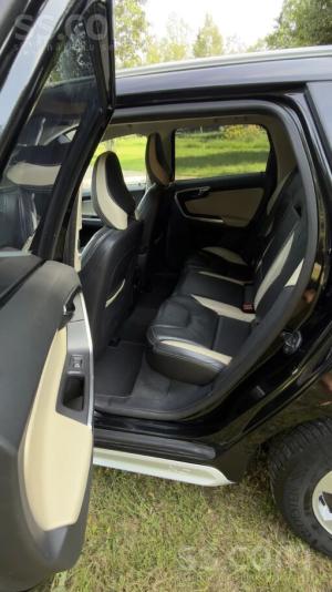 Black Volvo XC60 2012 in Jelgava, with an engine capacity of 2.40 L and mileage of 240 thousand km for 10300 €, photo 14 on AUTOMOTO.COM.LV
