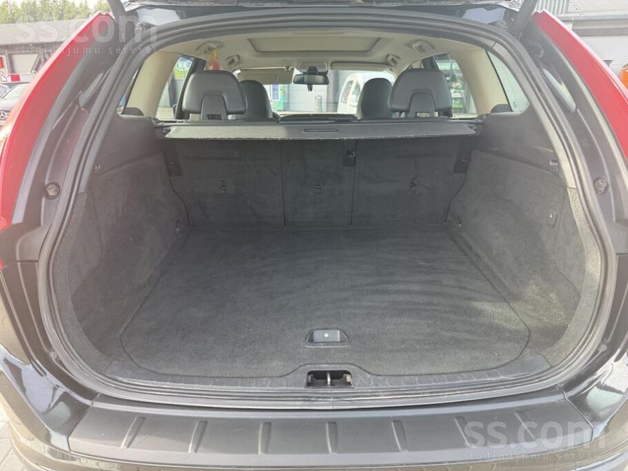 Melns Volvo XC60 2012 Rīga, ar dzinēja tilpumu 2.40 L un nobraukumu 0 tūkst. km par 7600 €, foto 5 vietnē AUTOMOTO.COM.LV