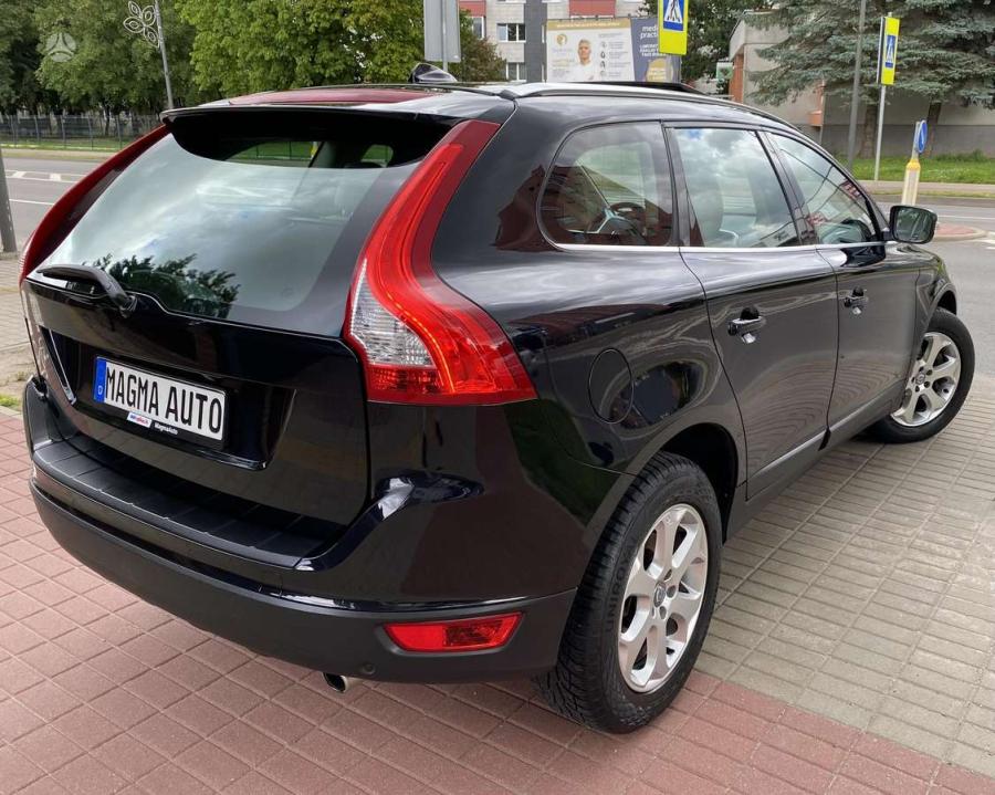Melns Volvo XC60 2012 Marijampole, ar dzinēja tilpumu 2.40 L un nobraukumu 199 tūkst. km par 10999 €, foto 5 vietnē AUTOMOTO.COM.LV