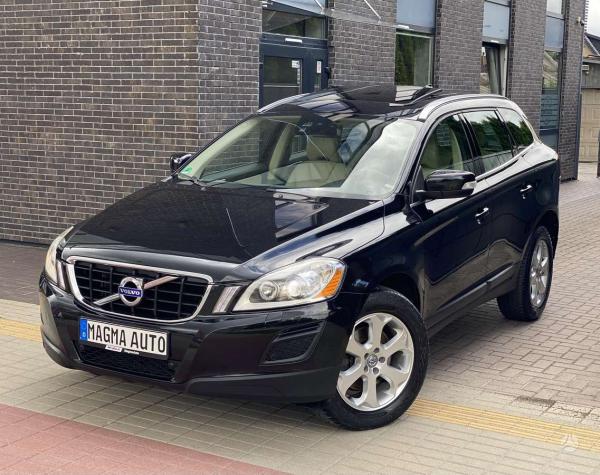Black Volvo XC60 2012 in Marijampole, with an engine capacity of 2.40 L and mileage of 199 thousand km for 10999 €, photo 9 on AUTOMOTO.COM.LV