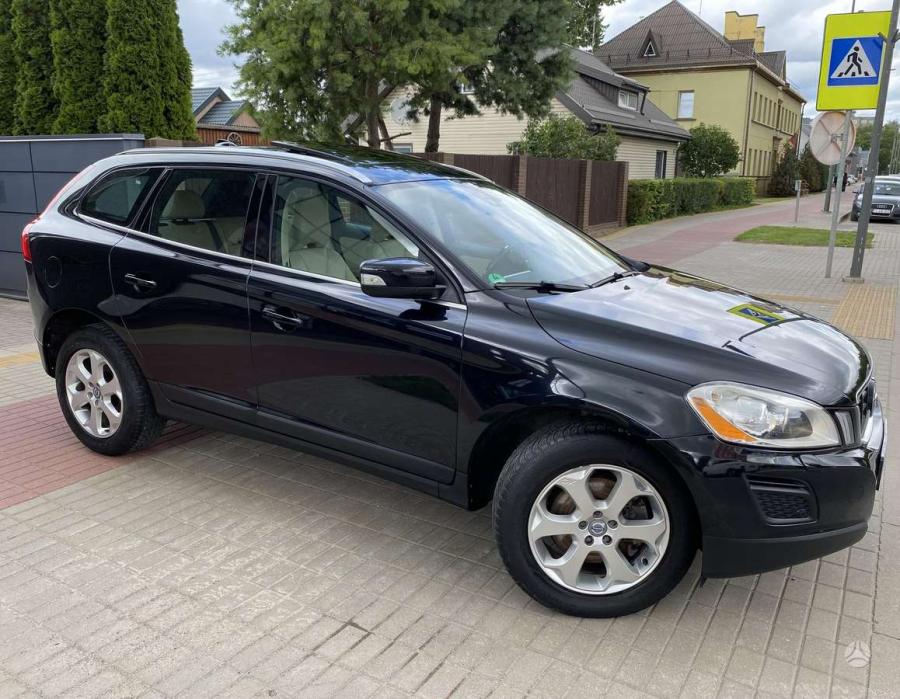 Melns Volvo XC60 2012 Marijampole, ar dzinēja tilpumu 2.40 L un nobraukumu 199 tūkst. km par 10999 €, foto 10 vietnē AUTOMOTO.COM.LV