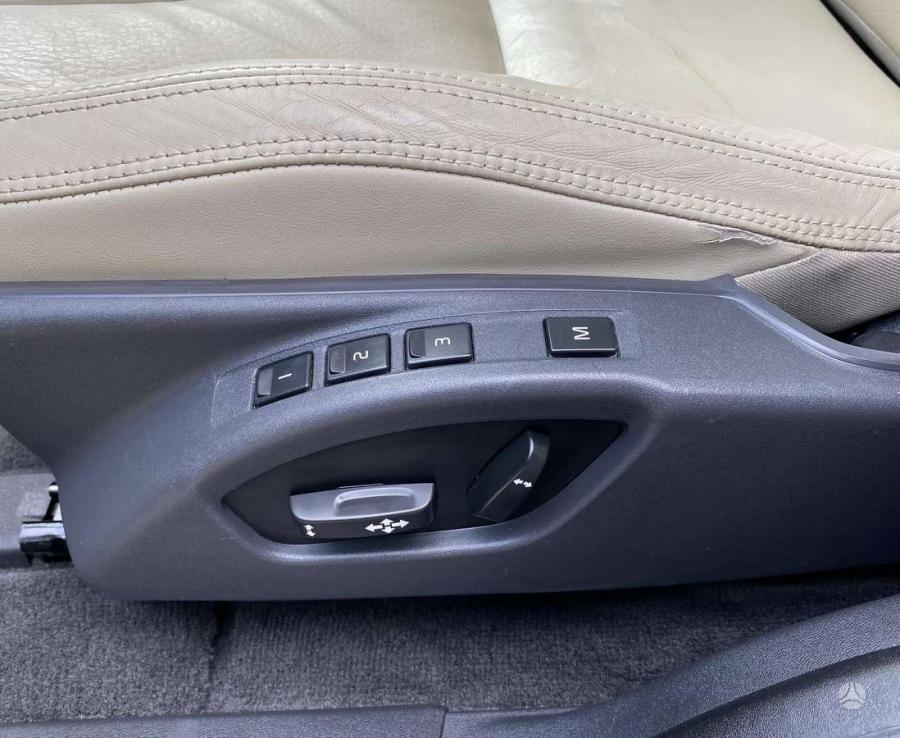 Melns Volvo XC60 2012 Marijampole, ar dzinēja tilpumu 2.40 L un nobraukumu 199 tūkst. km par 10999 €, foto 23 vietnē AUTOMOTO.COM.LV