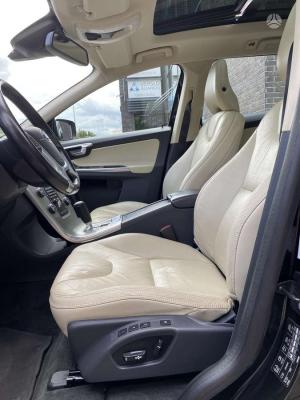 Melns Volvo XC60 2012 Marijampole, ar dzinēja tilpumu 2.40 L un nobraukumu 199 tūkst. km par 10999 €, foto 25 vietnē AUTOMOTO.COM.LV