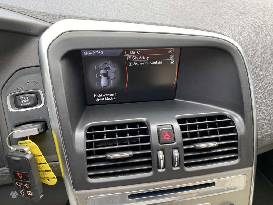 Melns Volvo XC60 2012 Marijampole, ar dzinēja tilpumu 2.40 L un nobraukumu 199 tūkst. km par 10999 €, foto 29 vietnē AUTOMOTO.COM.LV