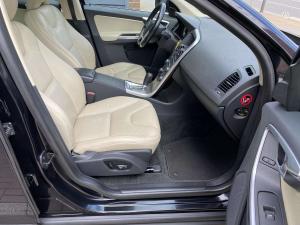 Melns Volvo XC60 2012 Marijampole, ar dzinēja tilpumu 2.40 L un nobraukumu 199 tūkst. km par 10999 €, foto 34 vietnē AUTOMOTO.COM.LV